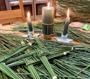 What is the story behind the St. Brigid’s Cross? - Happy Clan